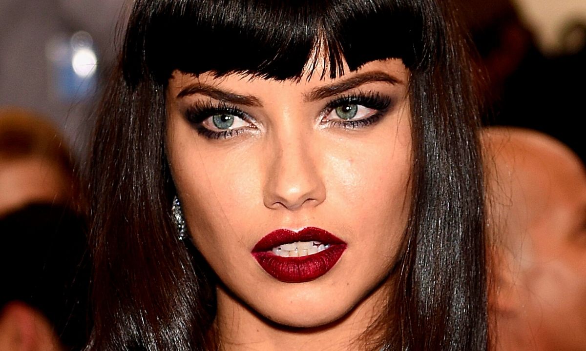 How to Wear a Statement Lip? - Femininity & Lifestyle